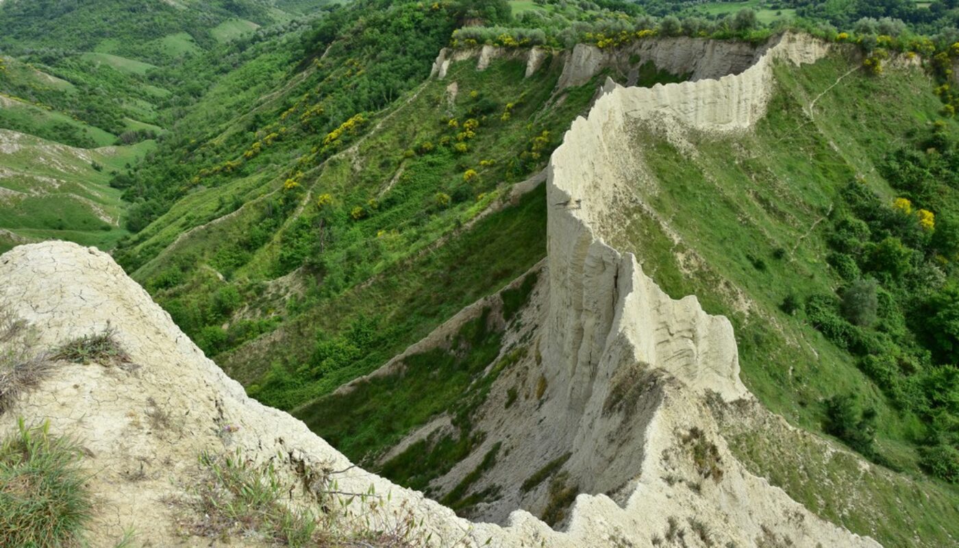 GeoLog | Imaggeo on Mondays: How erosion creates natural clay walls